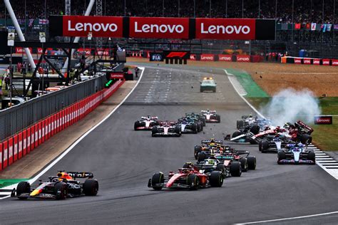 Galeria O Acidente Impressionante De Zhou No GP Da Inglaterra De F1