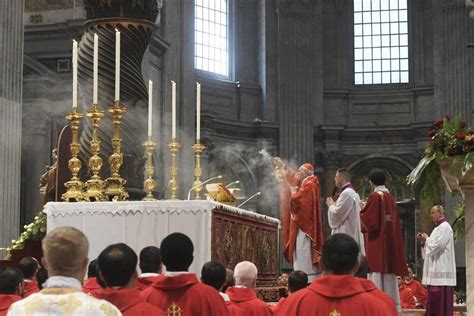 Pílulas Litúrgicas Fotos da Solenidade de São Pedro e São Paulo no Vaticano
