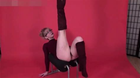 Flexible Blonde Nerd Girl Eporner