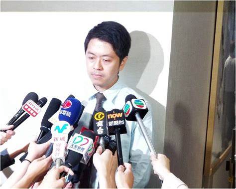 去信私隱專員 許智峯不滿「政府狗仔隊」侵私隱 星島日報 Line Today