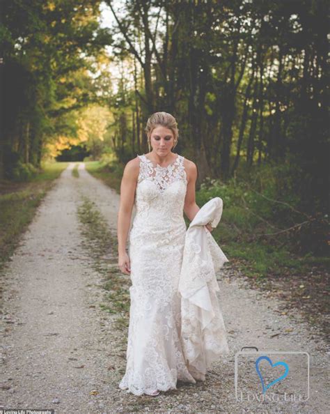 Sad Photos Grieving Bride Wears Wedding Dress To Fiances Grave On