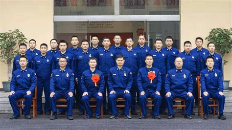 换装不换志，离队不离心！掇刀区消防救援大队为离队消防员举行欢送活动 湖北日报新闻客户端