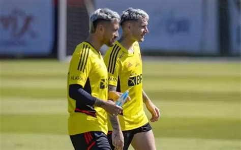 Arrascaeta e Varela têm data definida para reapresentação ao Flamengo