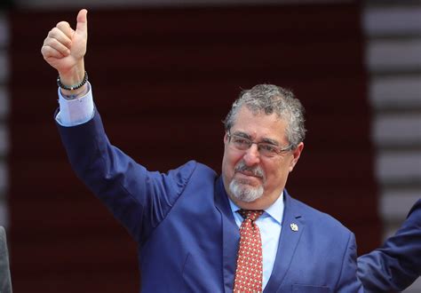 El Presidente Electo De Guatemala Habla Con Castro Sobre La
