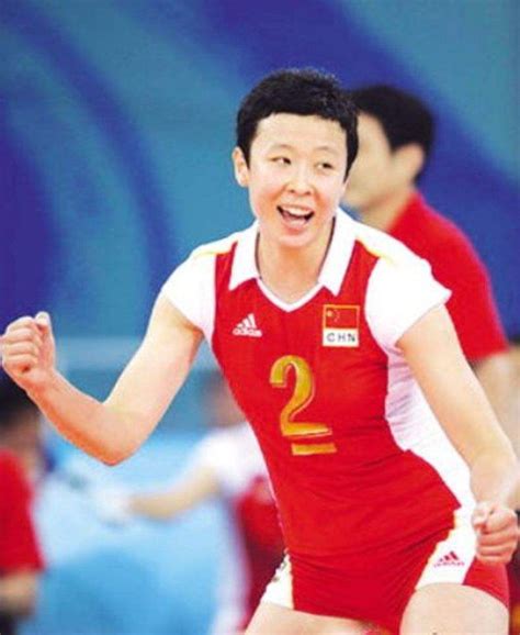馮坤近照曝光，瘦出尖下巴，嫁大12歲排壇教父，任新職將長居曼谷 壹讀