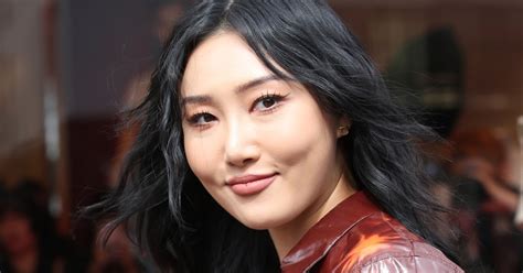 화사 대학축제 퍼포먼스 두고 갑론을박너무 선정적 Vs 파격적인 것