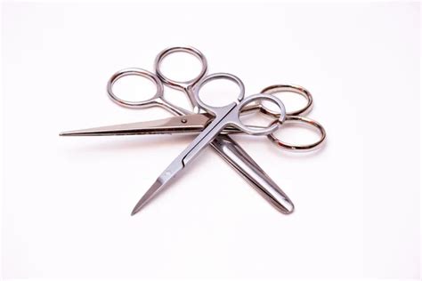 ⬇ Скачать картинки Нитки иголки ножницы, стоковые фото Нитки иголки ...