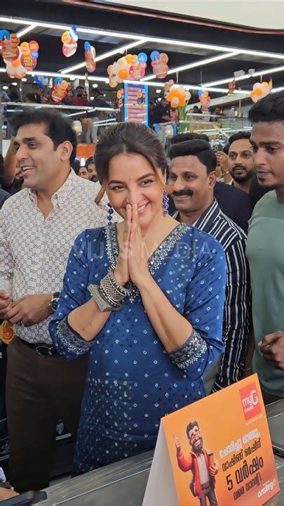 മഞ്ജു വാര്യർ എന്തൊരു സിംപിൾ ആണ് ♥️ Shorts Youtube