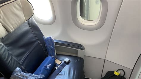 Flight Review Air Transat A321 Neo Lr Club Class London Montreal Business Traveller