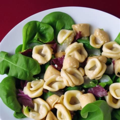 Sałatka z tortellini i kurczakiem Ania Gotuje Sałatkowy Raj