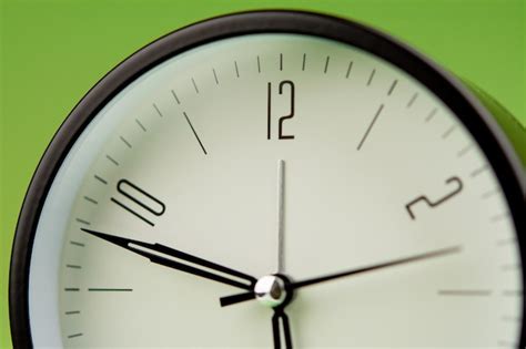 Premium Photo Clock Spinning Fast Time Lapse Time Lapse Time Lapse