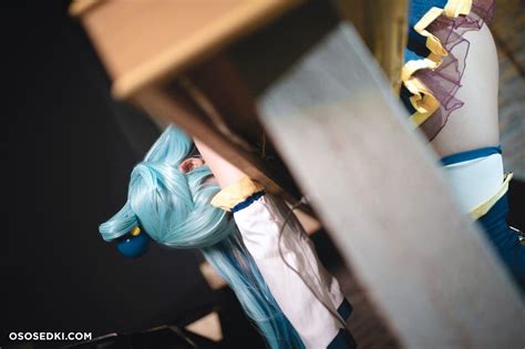 모델 Aqua Aqua가 Konosuba에서 코스프레 Flour Cake Fairy으로 찍은 20 유출된 사진