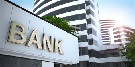 The 2 Major Types Of Banks And What They Offer