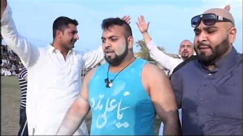 Bini Pehlwan Omar Vs Raja Qamar Bholot Mela Youtube