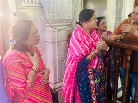 Home Minister Amit Shahs Wife Sonal Shah Reached Gonda गोंडा पहुंचीं
