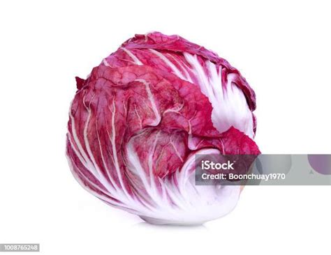 전체 빨간색 Radicchio 흰색 배경에 고립 건강한 식생활에 대한 스톡 사진 및 기타 이미지 건강한 식생활 날것