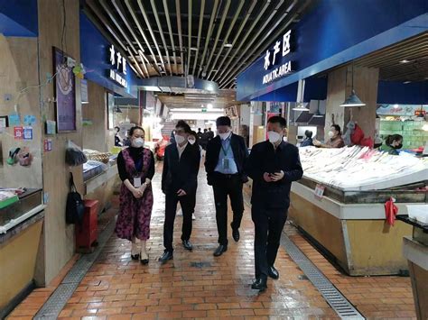 强化一线防控 严把农贸市场安全关