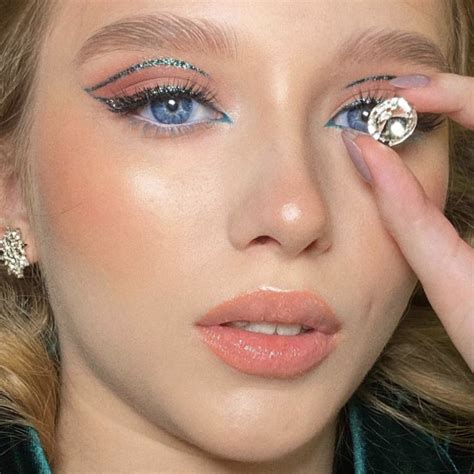 How To Create A Gorgeous Double Winged Eyeliner Look