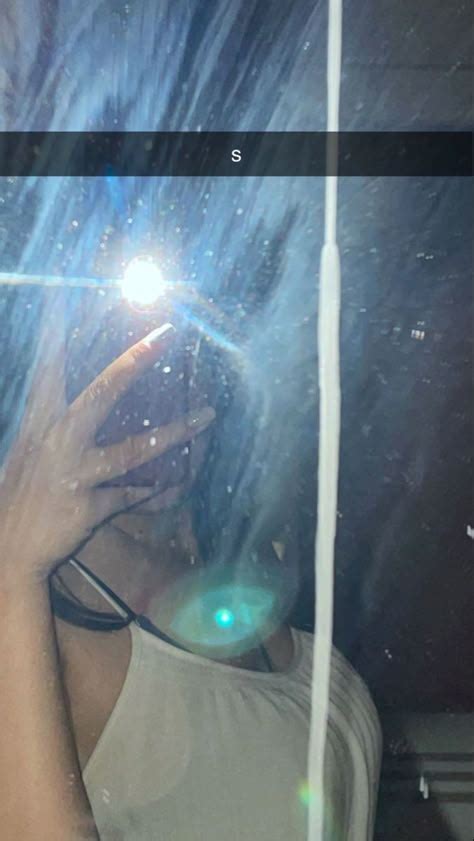 Mirror Selfie Body Poses No Face
