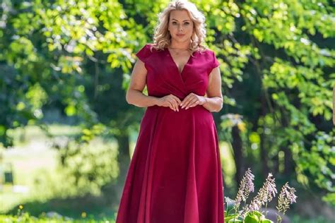 Eleganckie sukienki plus size na specjalne okazje Te fasony podkreślą