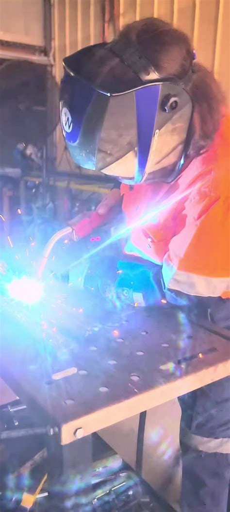 👩‍🏭 Karen Did So Well In Our Beginner Mig Welding Class By The End Of