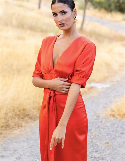 Vestido De Fiesta Midi Con Manga Corta Abullonada Invitadisima