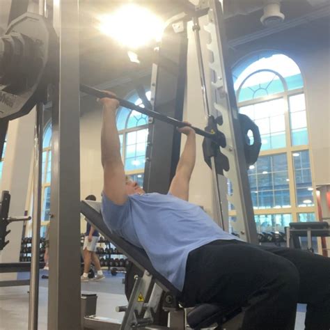 Smith Machine Incline Bench Press Proper Form And Technique Guide