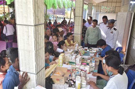 တပ်မတော်မြစ်တွင်းသွား ဆေးရုံရေယာဉ် ရွှေပုဇွန် နှင့် မြစ်ရေယာဉ် စကု တို့သည် ဧရာဝတီတိုင်းဒေသကြီး