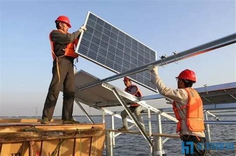 壮观！我国最大渔光互补光伏电站！可惜支架不是用的300管桩！成都市宏安建筑工程有限公司地基基础桩基础工程桩基础工程公司