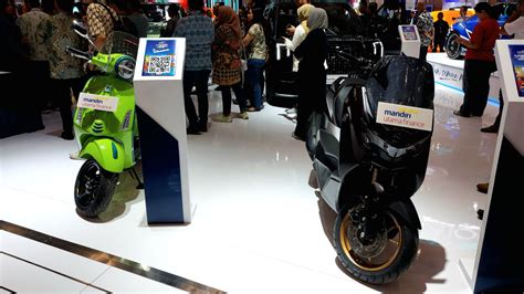 Foto MUF Mudahkan Pengunjung GJAW 2024 Beli Kendaraan Impian