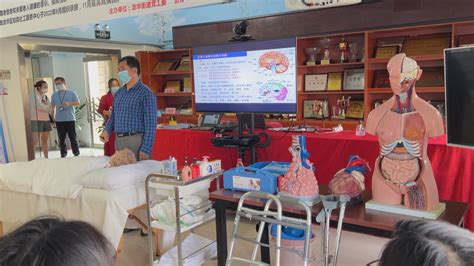 龙华开展养老护理培训 打造15分钟家政服务圈