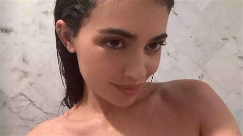 El TikTok de ducha de Kylie Jenner muestra la combinación perfecta de
