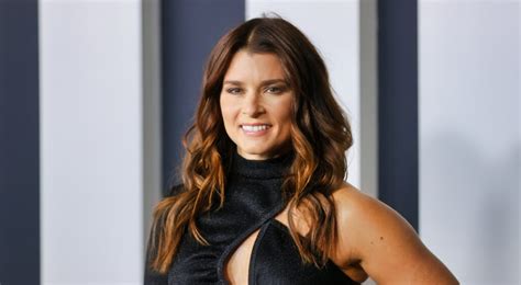 Sports World Loved Danica Patricks Outfit For Formula One