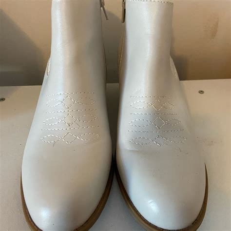 jcpenney shoes very cute cream and brown color booties only warn