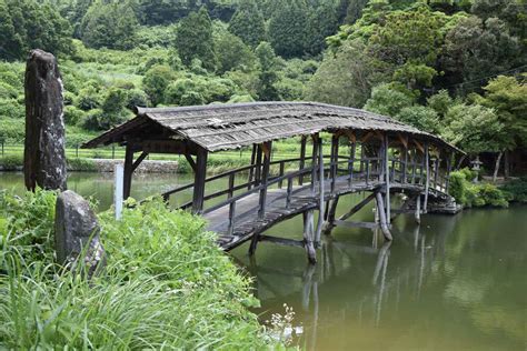 伝えたい橋倉庫としても使えます 里山の暮らし支える地域の宝 愛媛内子町の屋根付き橋 産経ニュース