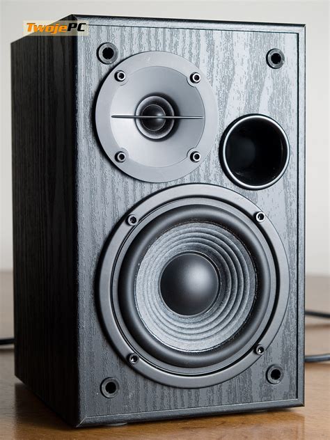 Coś dla oka, coś dla ucha - test Edifier R1100 oraz R1700BT