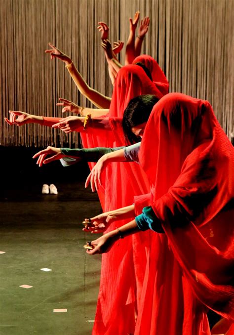 Ο ΓΥΡΟΣ ΤΟΥ ΚΟΣΜΟΥ ΣΕ 80 ΗΜΕΡΕΣ Ιούλιου Βερν Θέατρο ΘΟΚ «Αίθουσα Εύης Γαβριηλίδης