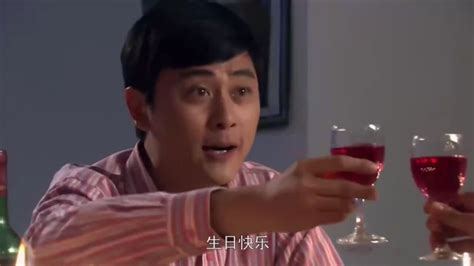 姑娘过生日男友一个劲给姑娘倒酒把姑娘灌醉后顺其自然 高清1080P在线观看平台 腾讯视频
