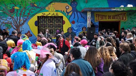 Patch Adams Pintó Un Mural En El Hospital Borda Infobae