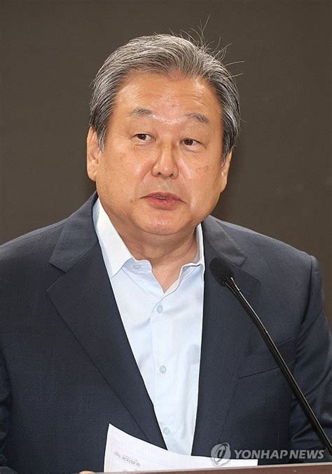 인사말 하는 김무성 민추협 회장 네이트 뉴스