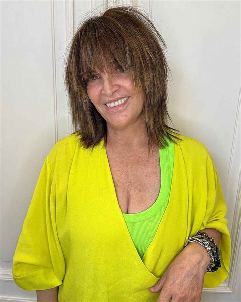 18 Modern Medium Shaggy Hairstyles Women Over 60 Can Pull Off Medium