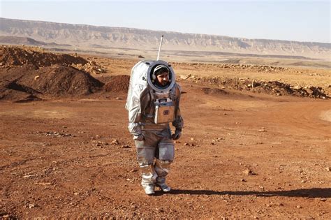 Astronautas Simulam Vida Em Marte Em Deserto De Israel Fotos R7