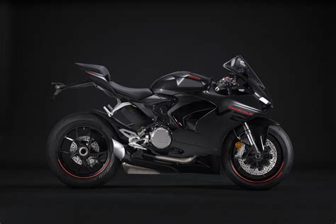 Ducati Gets Dark With Panigale V2 Superbike Maxim