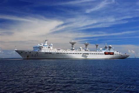 远望5号航天远洋测量船奔赴预定海域执行海上测控任务