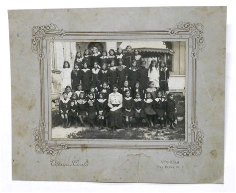 Fotografia Scuola Vecchia Di Voghera Classe Elementare Femminile