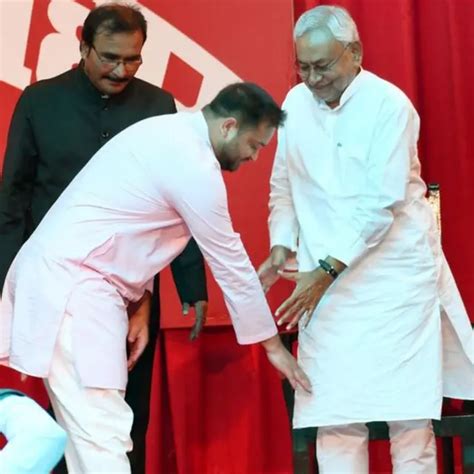 नीतीश कुमार के सामने यह तेजस्वी का सरेंडर है या उत्तराधिकारी बनने की