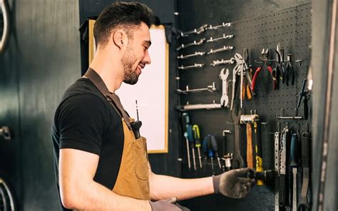 Essential Hand Tools Every Beginner Should Have In Toolkit