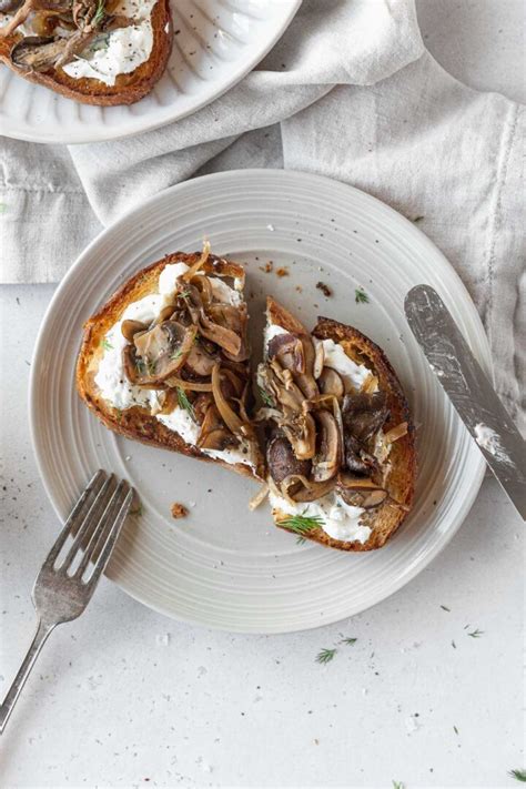 Easy Mushroom Tartine With Spreadable Goat Cheese