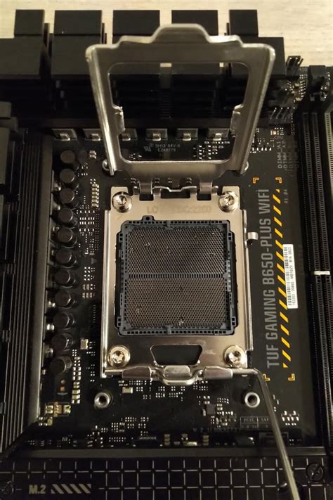 Rip My Friends Am5 Socket After He Tried To Replace The Cpu Be Extra