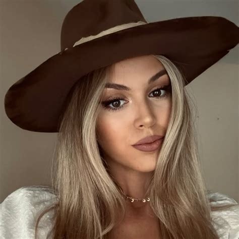 Iuliana Dup 🕸️ Content Creator Iuliana Dup • Threads Say More